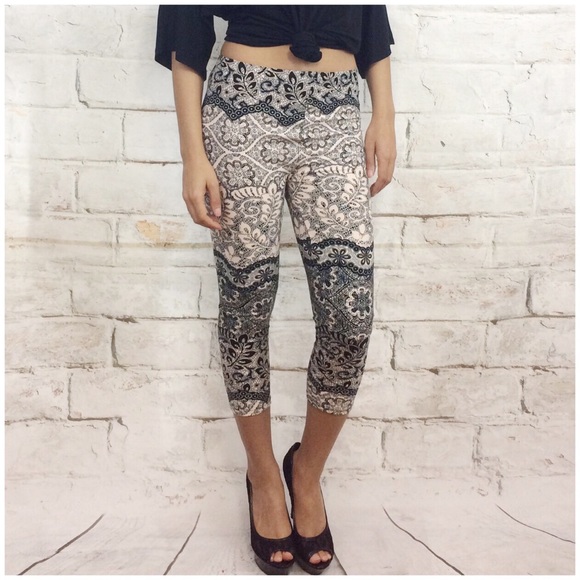 hangar27 | Pants & Jumpsuits | Floral Capri Leggings | Poshmark